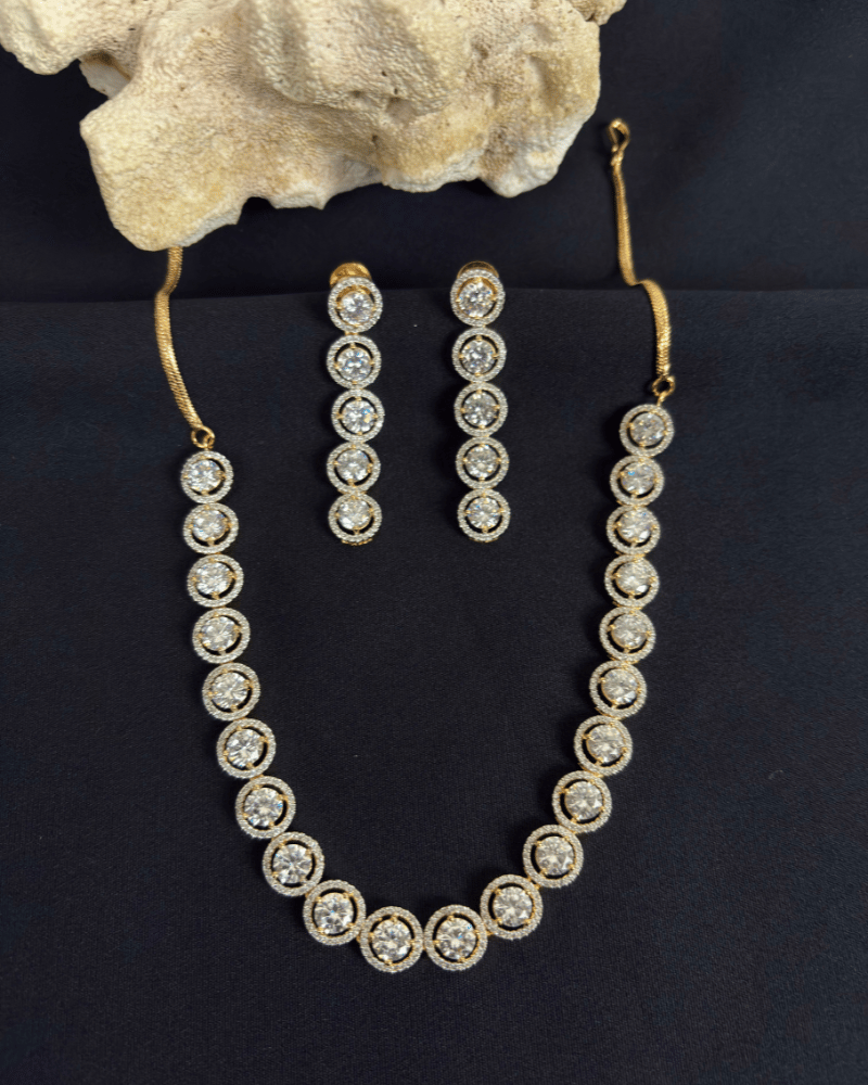 Single Line Solitaire Necklace With Border – Houseofparati
